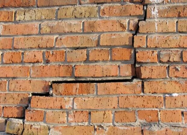 Murowa Diamonds accused of causing cracks in village houses - Mining ...